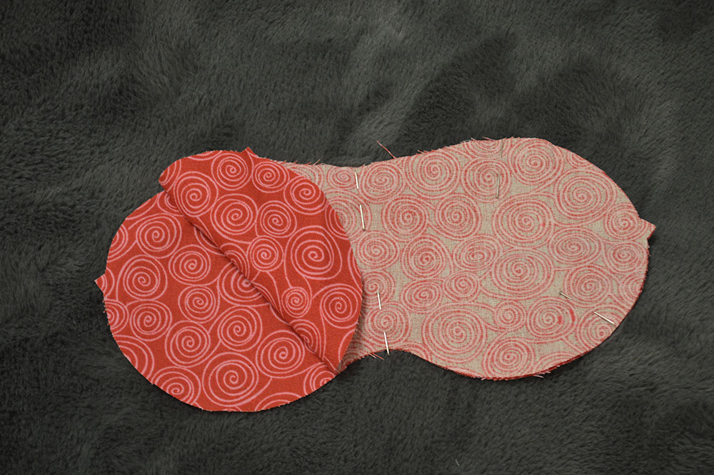 How to make DIY weighted eye masks | Hello Homestead