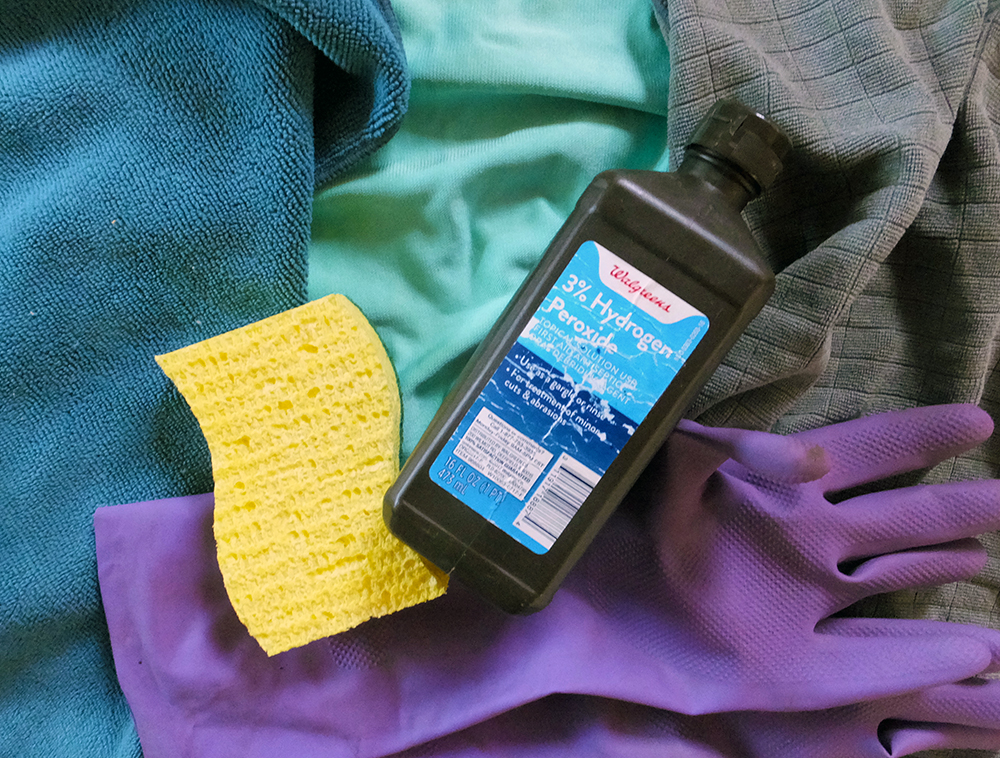 What you should know about cleaning with hydrogen peroxide | Hello ...